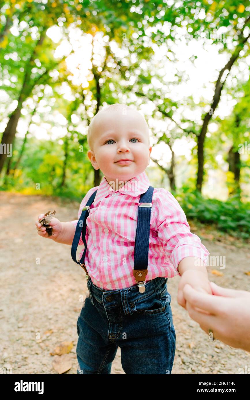 Straight on view hi-res stock photography and images - Alamy