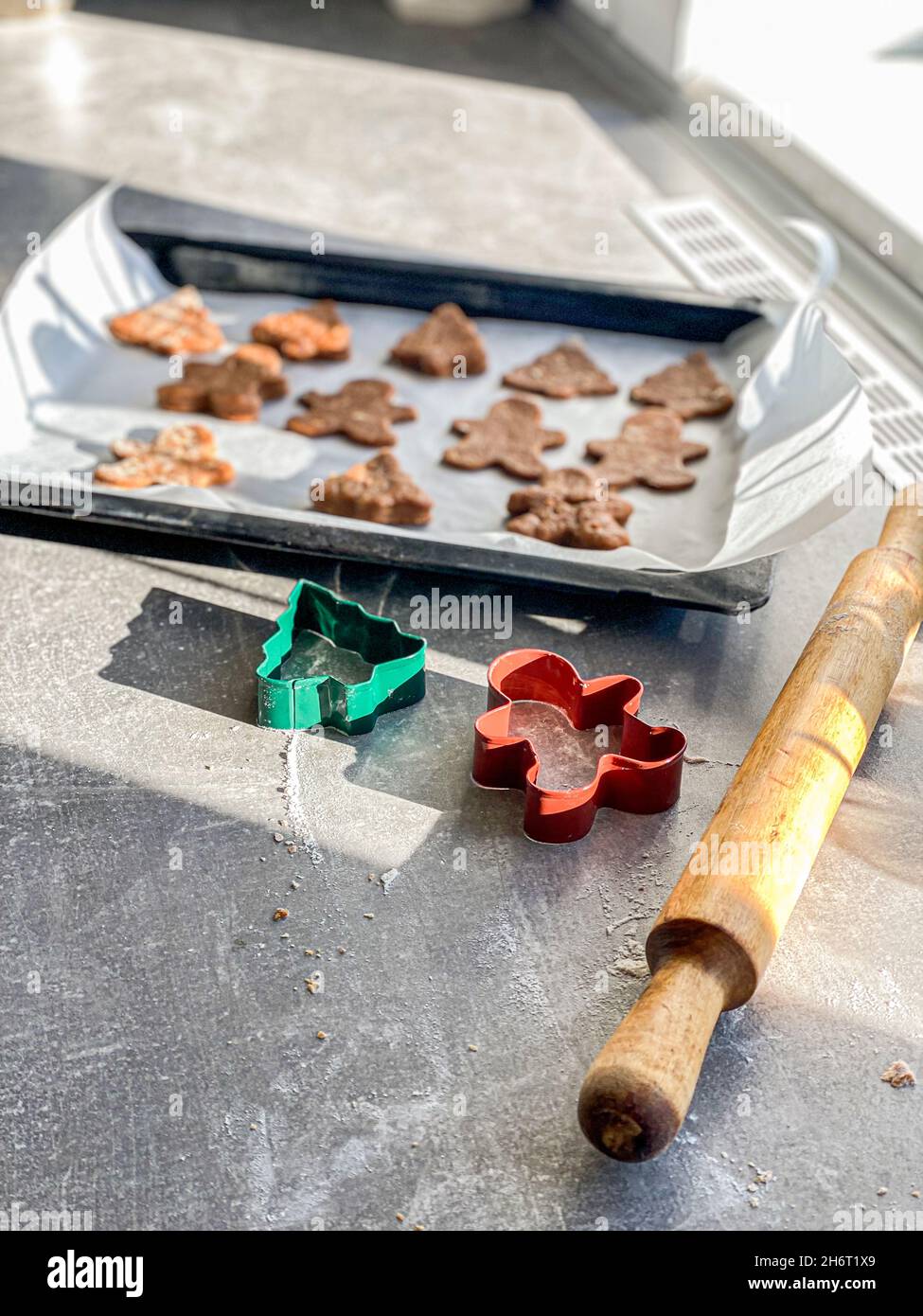 Cooking gingerbread in process hi-res stock photography and images - Alamy