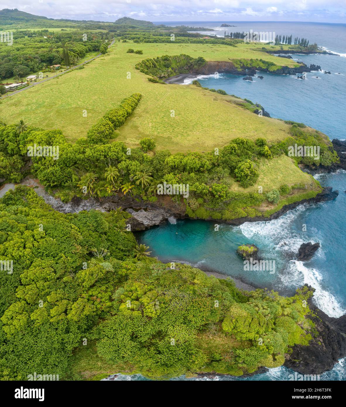Drone over rocks coastline pools hi-res stock photography and images ...