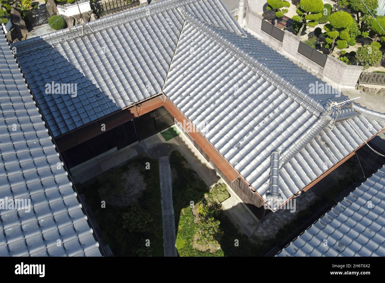 Japanese building house roof hi-res stock photography and images - Alamy