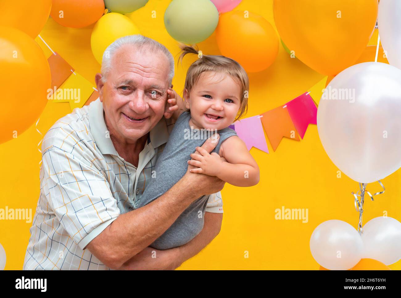 Senior baby hi-res stock photography and images - Alamy