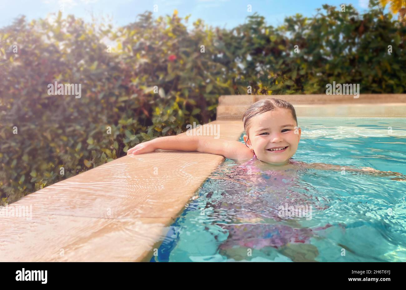 Child pool outdoors hi-res stock photography and images - Alamy