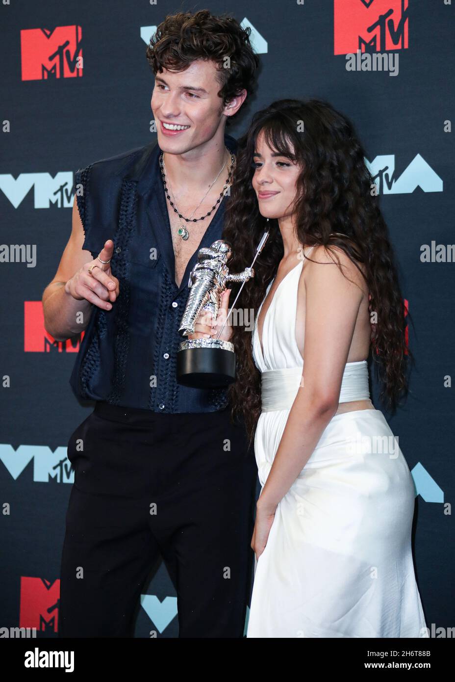 Shawn Mendes Girlfriend