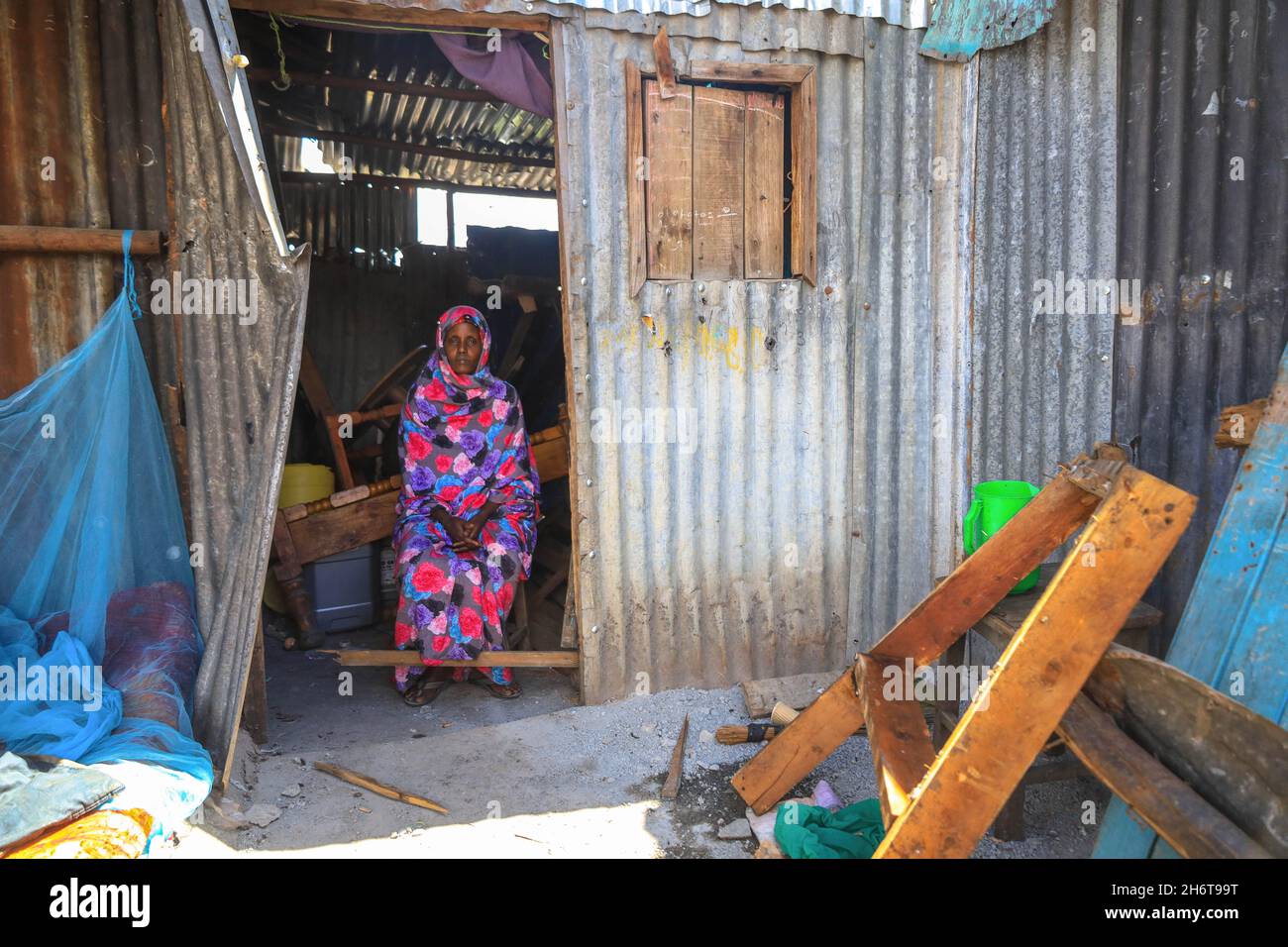 Nairobi, Kenya. 17th Nov, 2021. A homeless resident of Mukuru Kwa ...