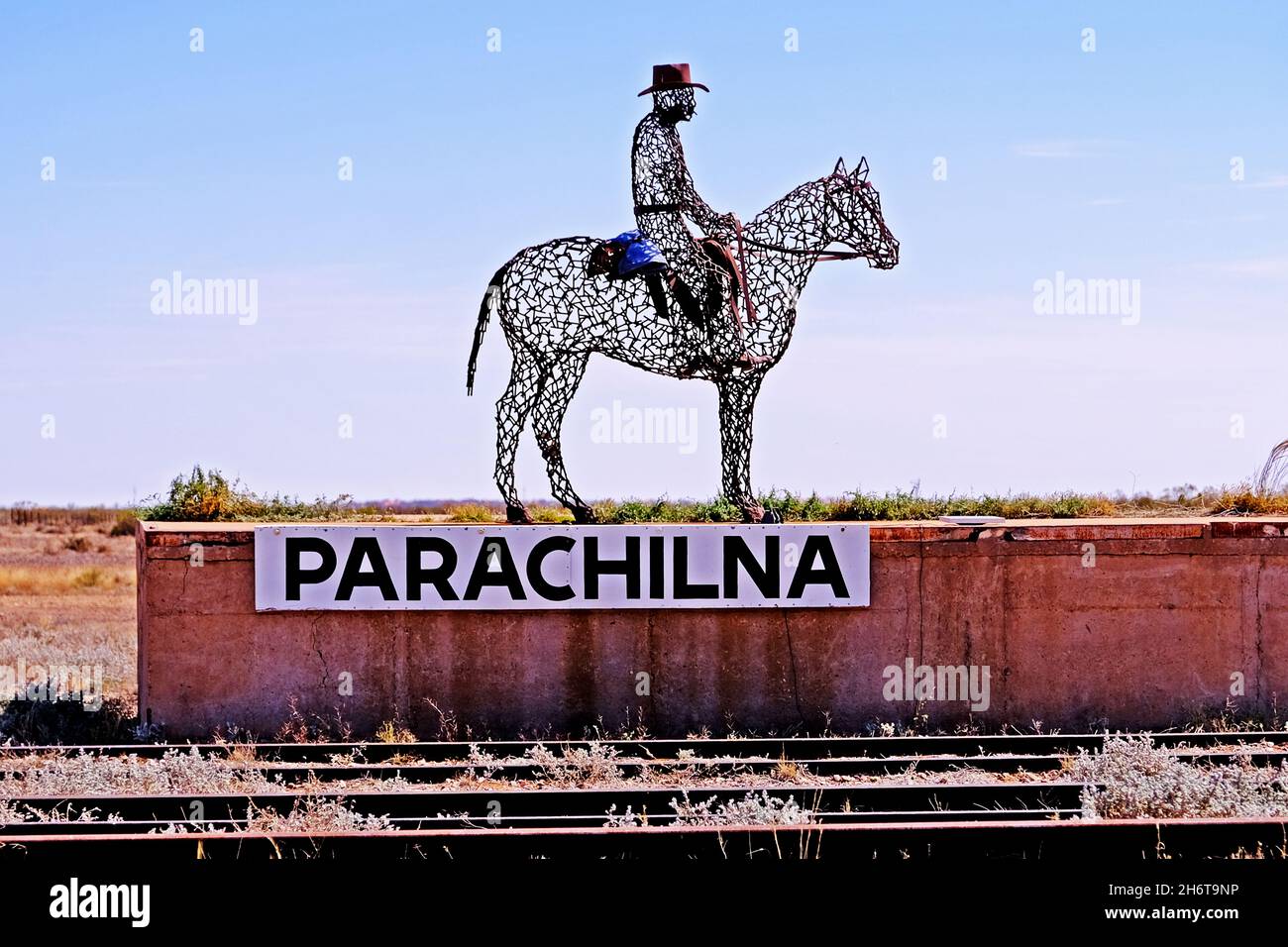 Parachilna statue symbul landmark horse rider railway flinders r hi-res ...