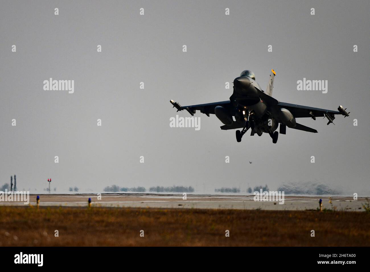 An F-16 Fighting Falcon from the 80th Fighter Squadron prepares to land ...