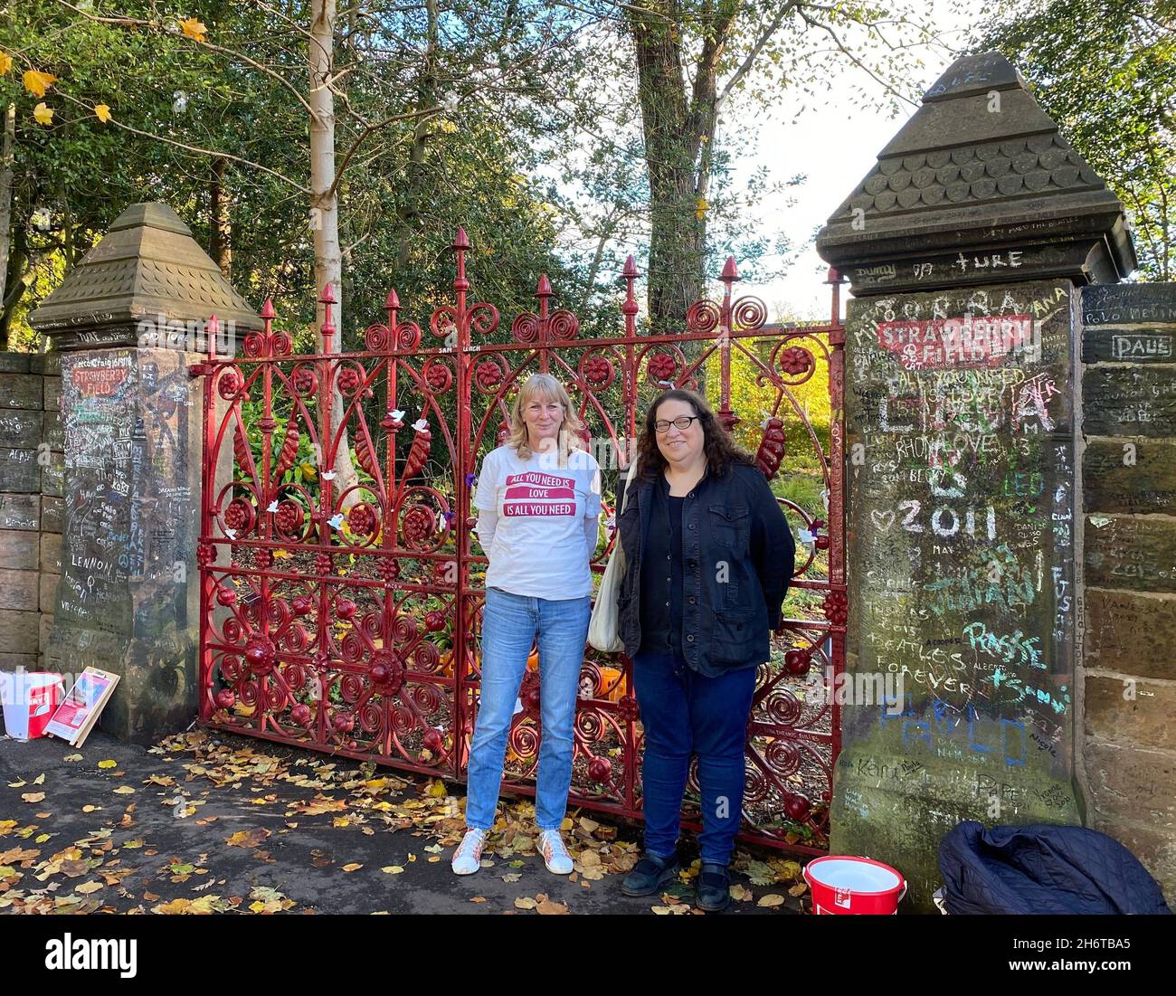 Liverpool, UK. 03rd Nov, 2021. Lecturer Holly Tessler (r) and her ...
