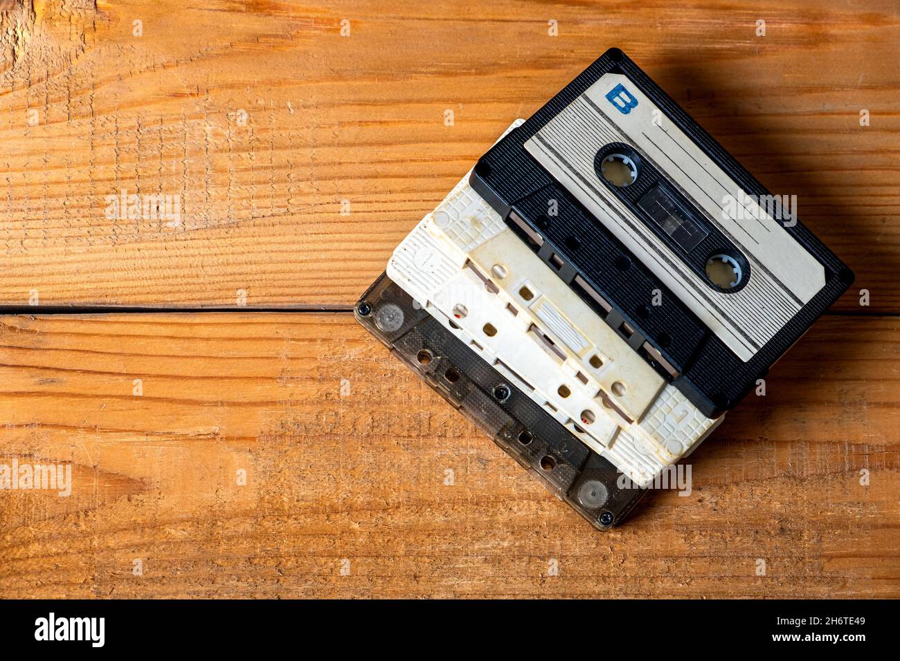 Old audio cassettes hi-res stock photography and images - Alamy