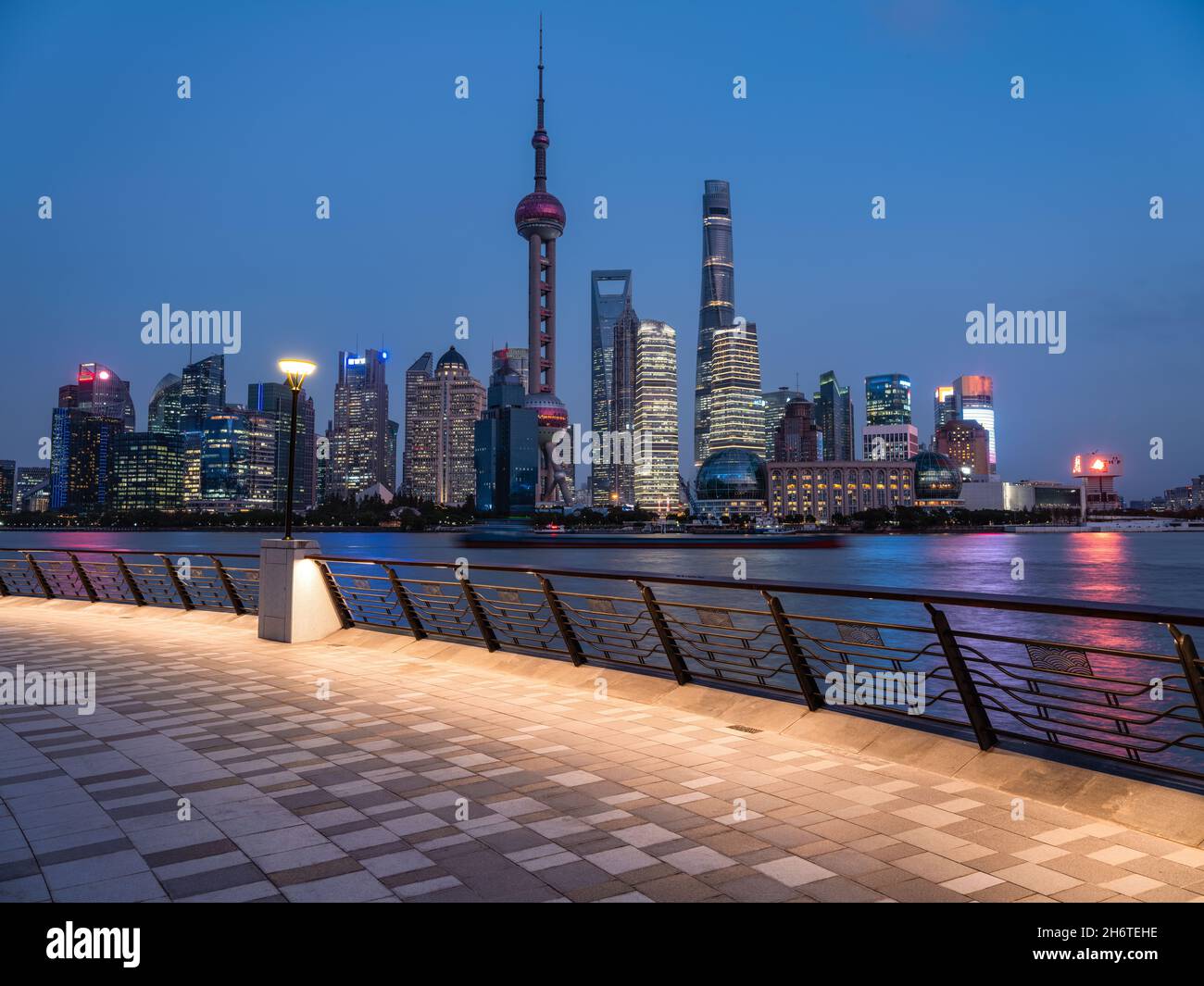 Sunset view of Lujiazui, the financial district in Shanghai, China ...