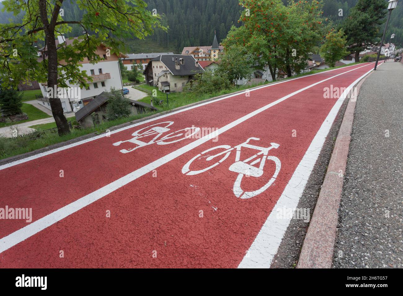 red city bike fast lane Stock Photo - Alamy