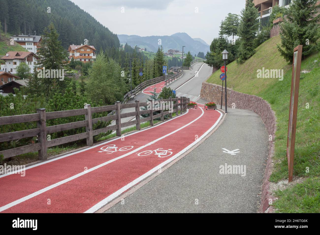 red city bike fast lane Stock Photo - Alamy