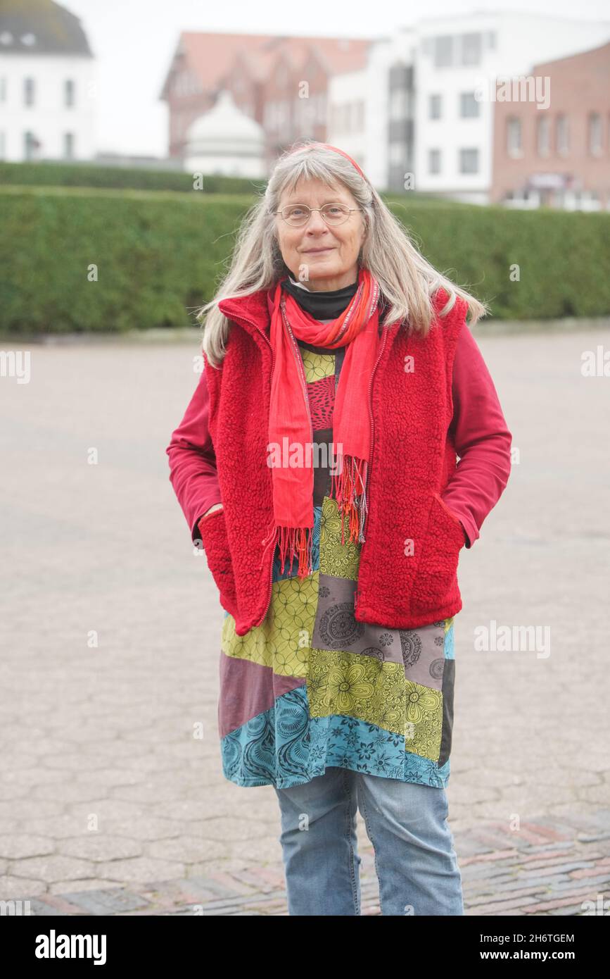 PRODUCTION - 16 November 2021, Lower Saxony, Borkum: Anja Röhl, author ...
