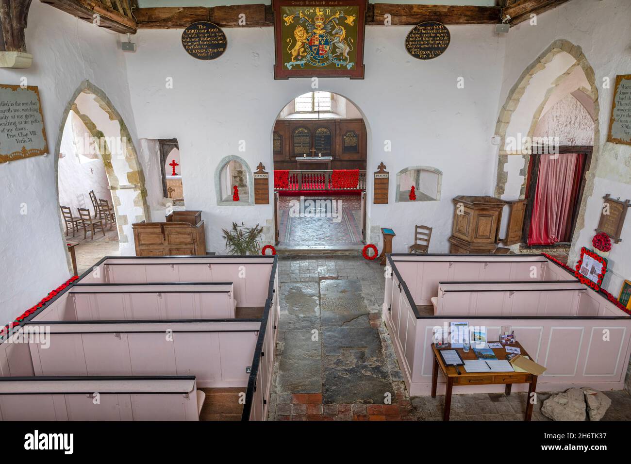 Old romney church kent hi-res stock photography and images - Alamy