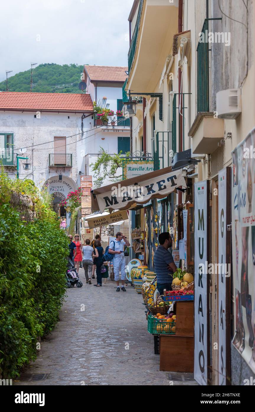 Ravello shop hi-res stock photography and images - Alamy