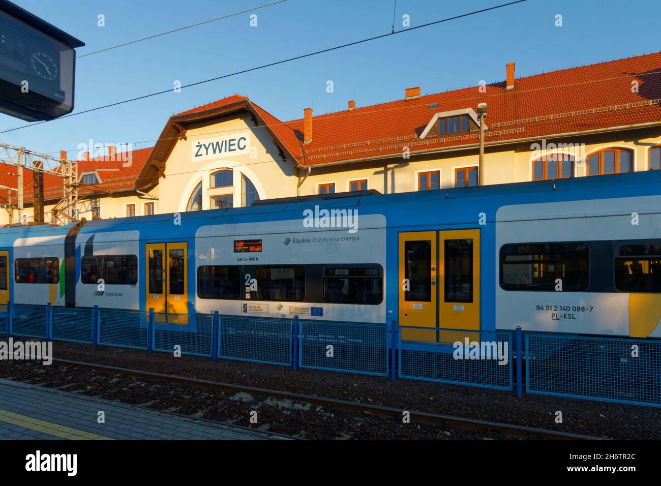 Platforms and trains at the Żywiec (SL) railway station Stock Photo - Alamy