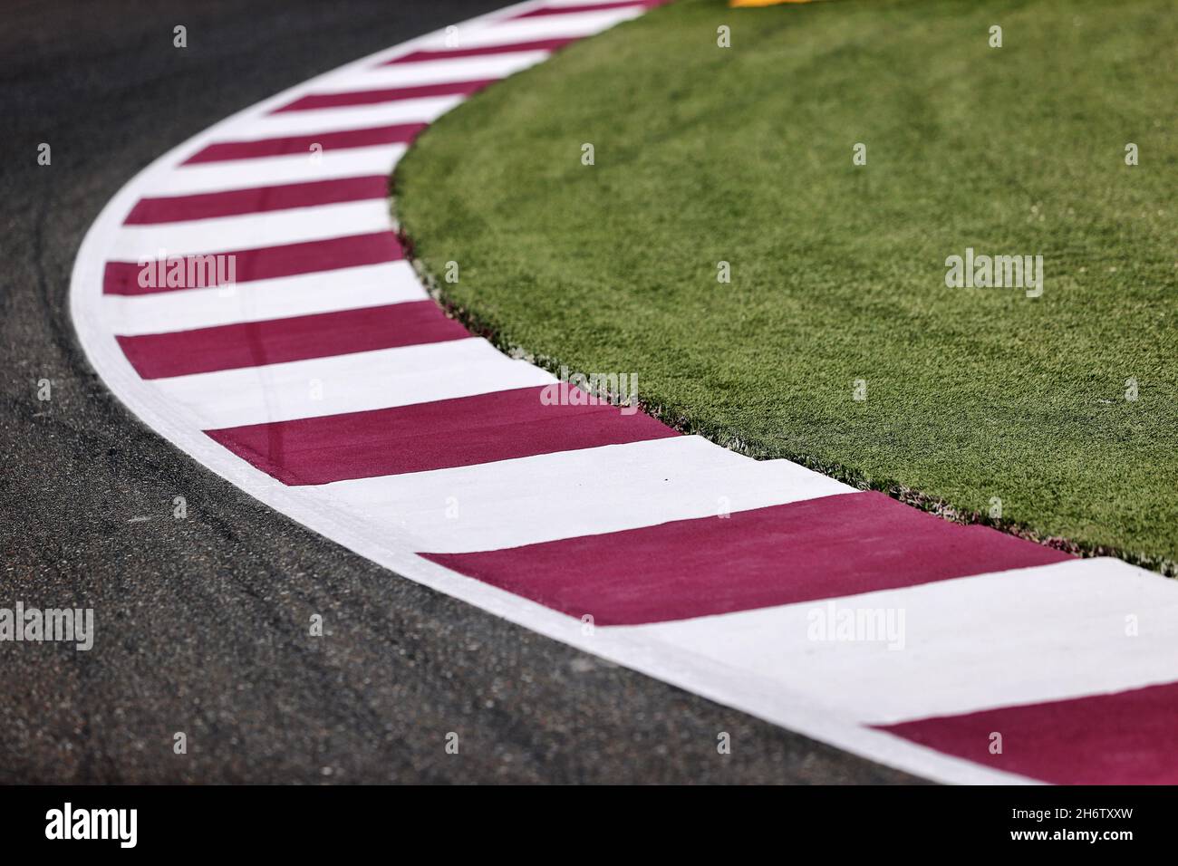 Doha, Qatar. Thursday 18th November 2021. Circuit atmosphere - kerb ...