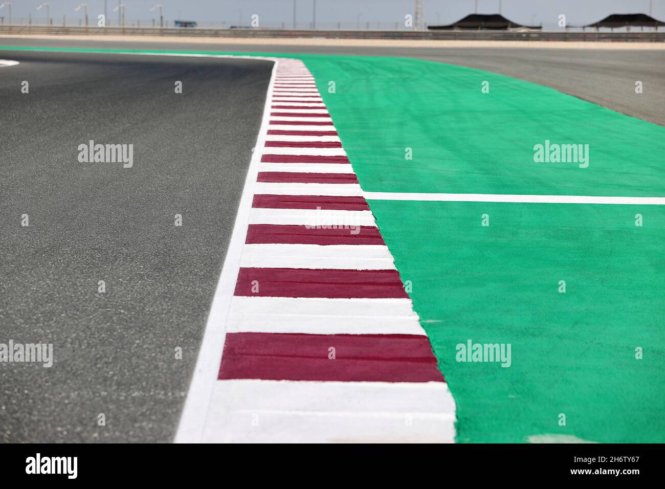 Doha, Qatar. Thursday 18th November 2021. Circuit atmosphere - kerb ...