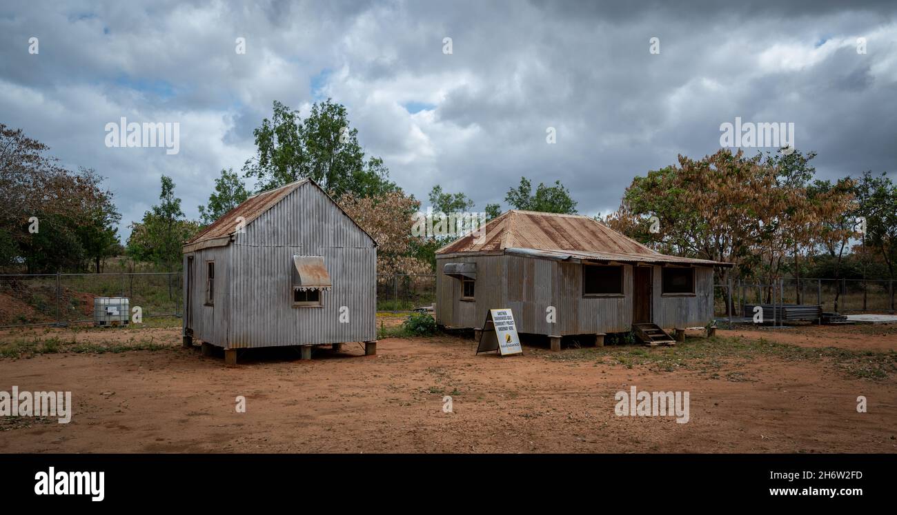 RAVENSWOOD, AUSTRALIA - Sep 24, 2021: The old houses of an old gold ...