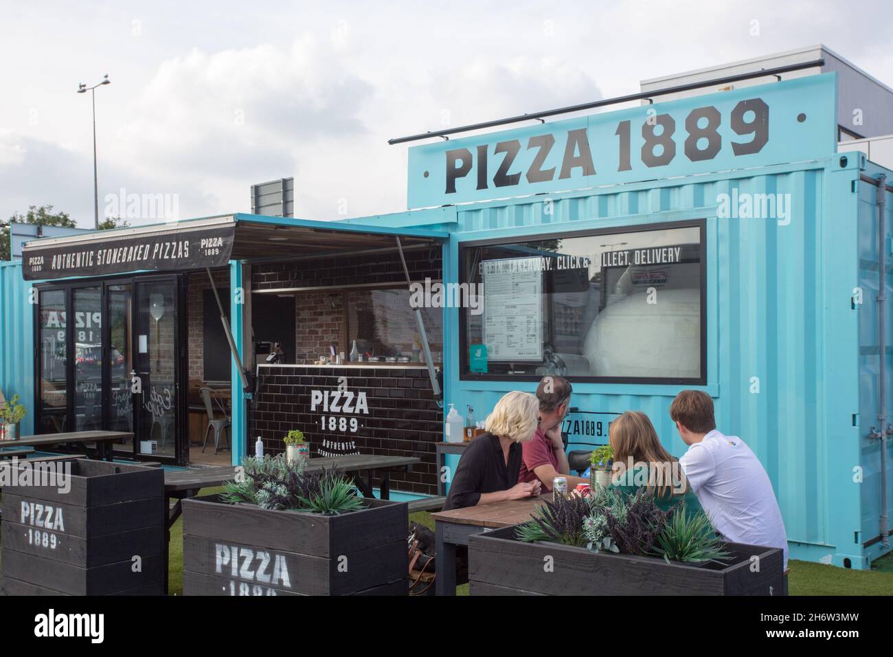 Seating shopping hi-res stock photography and images - Alamy