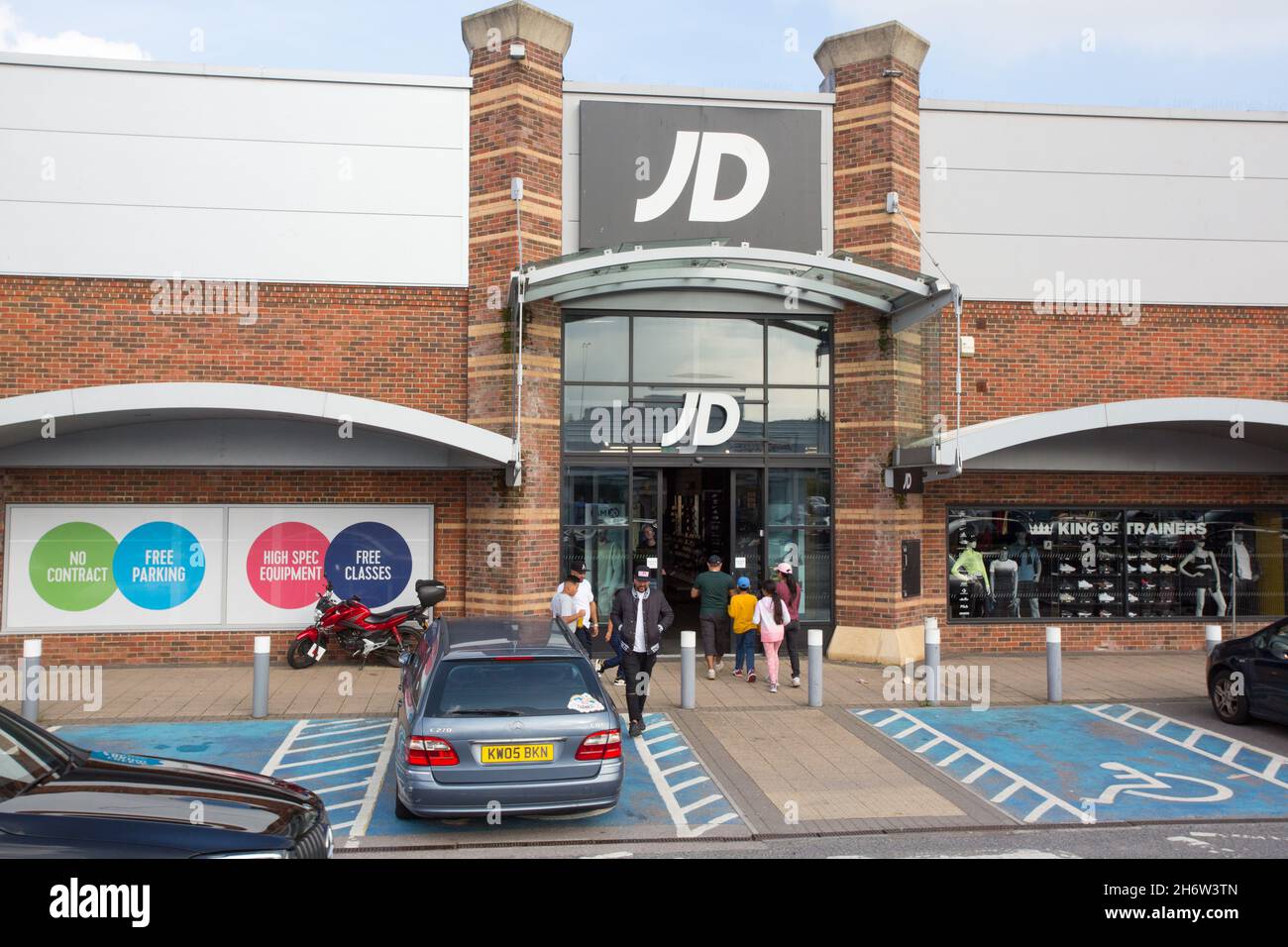 Avonmeads shopping park hi-res stock photography and images - Alamy