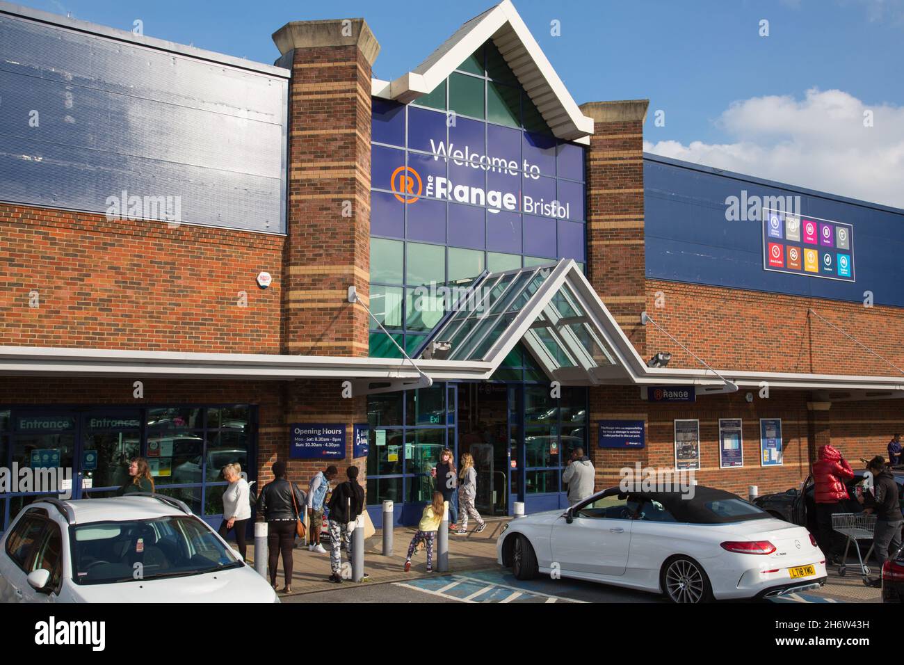 Avonmeads shopping park hi-res stock photography and images - Alamy
