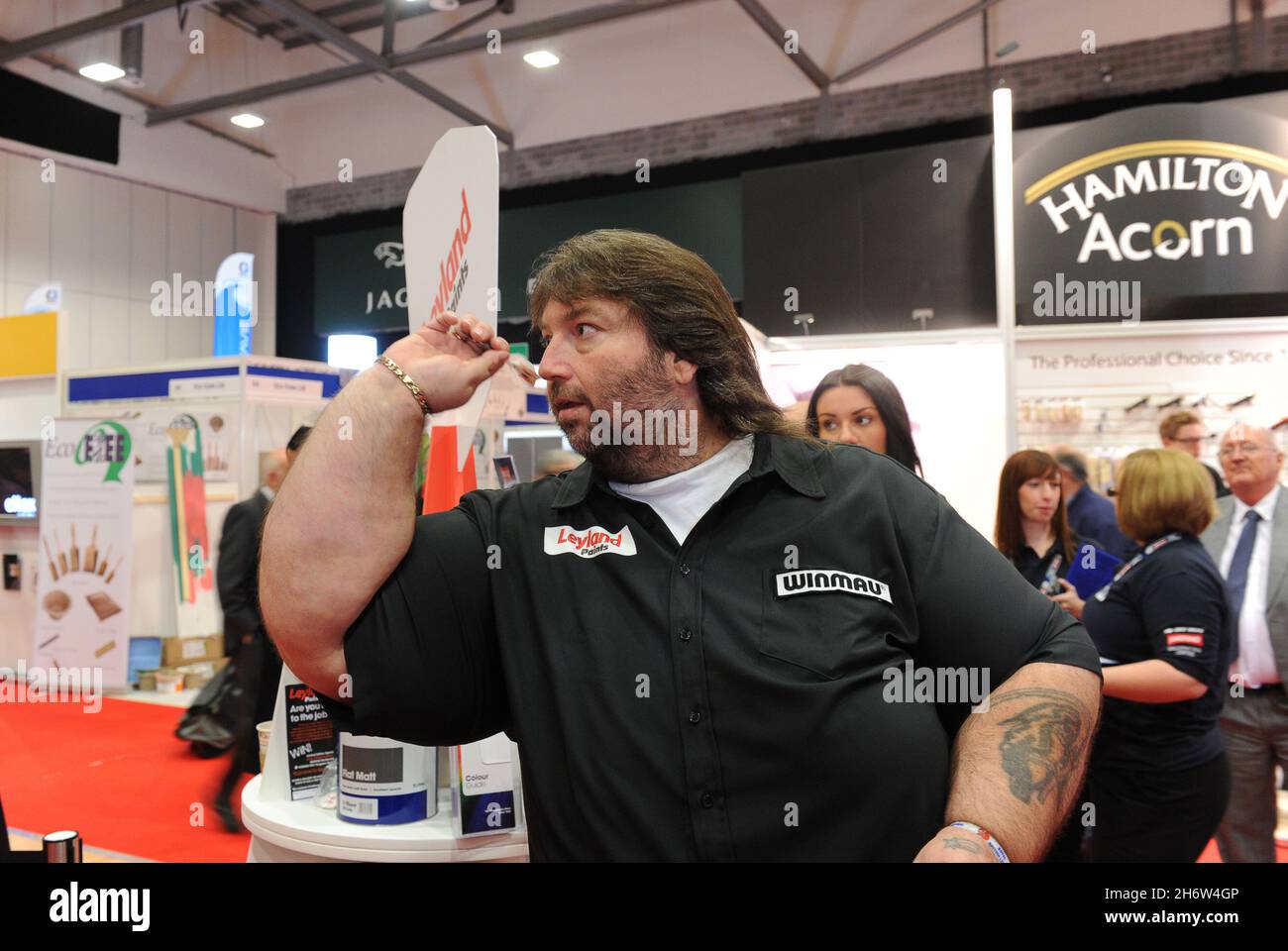 Andy Fordham Darts Throw