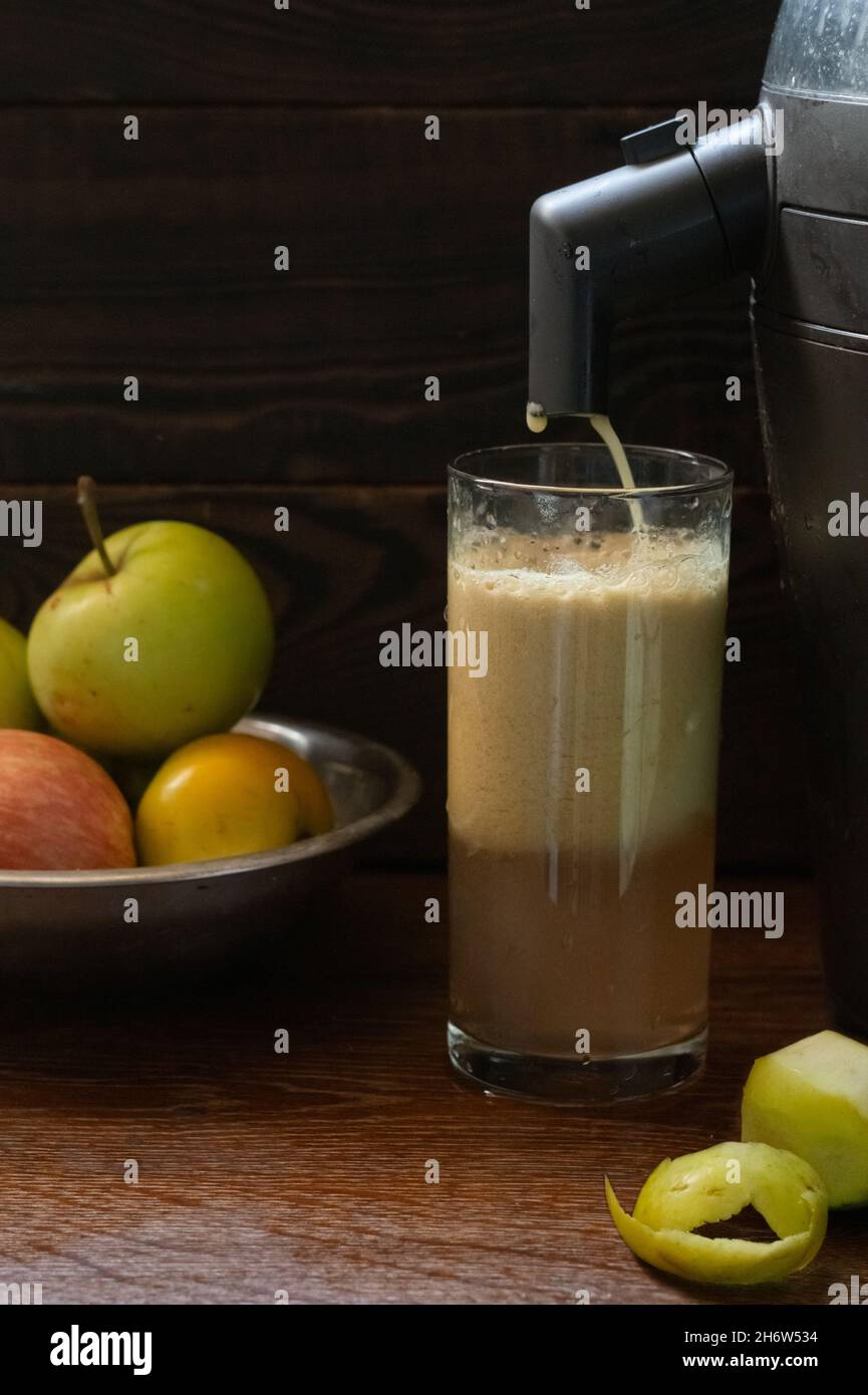 Juicing process hi-res stock photography and images - Alamy