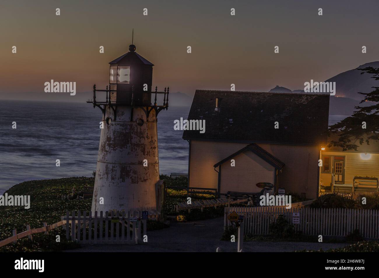 Point montara lighthouse hi-res stock photography and images - Alamy