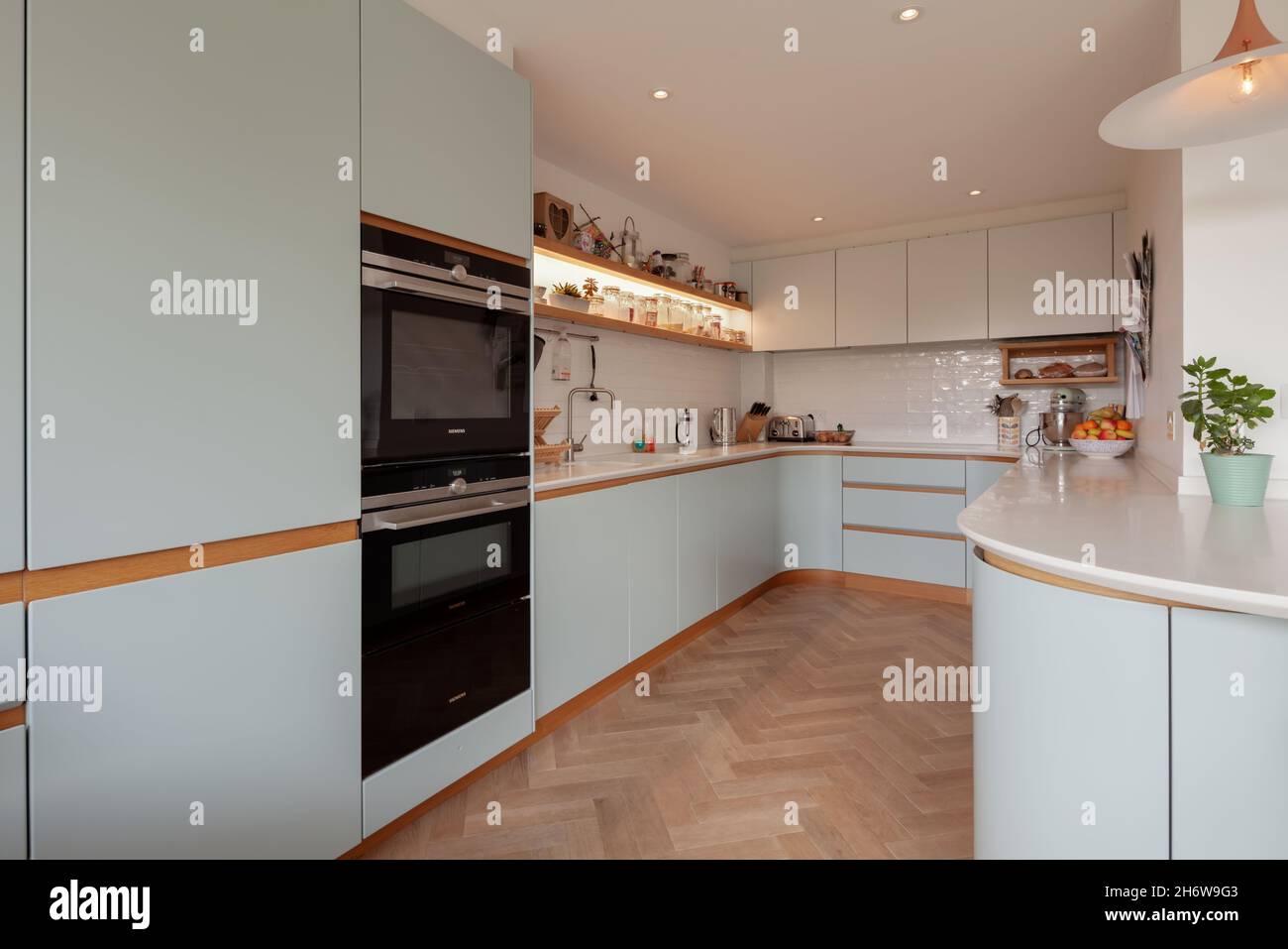Built in oven hi-res stock photography and images - Alamy