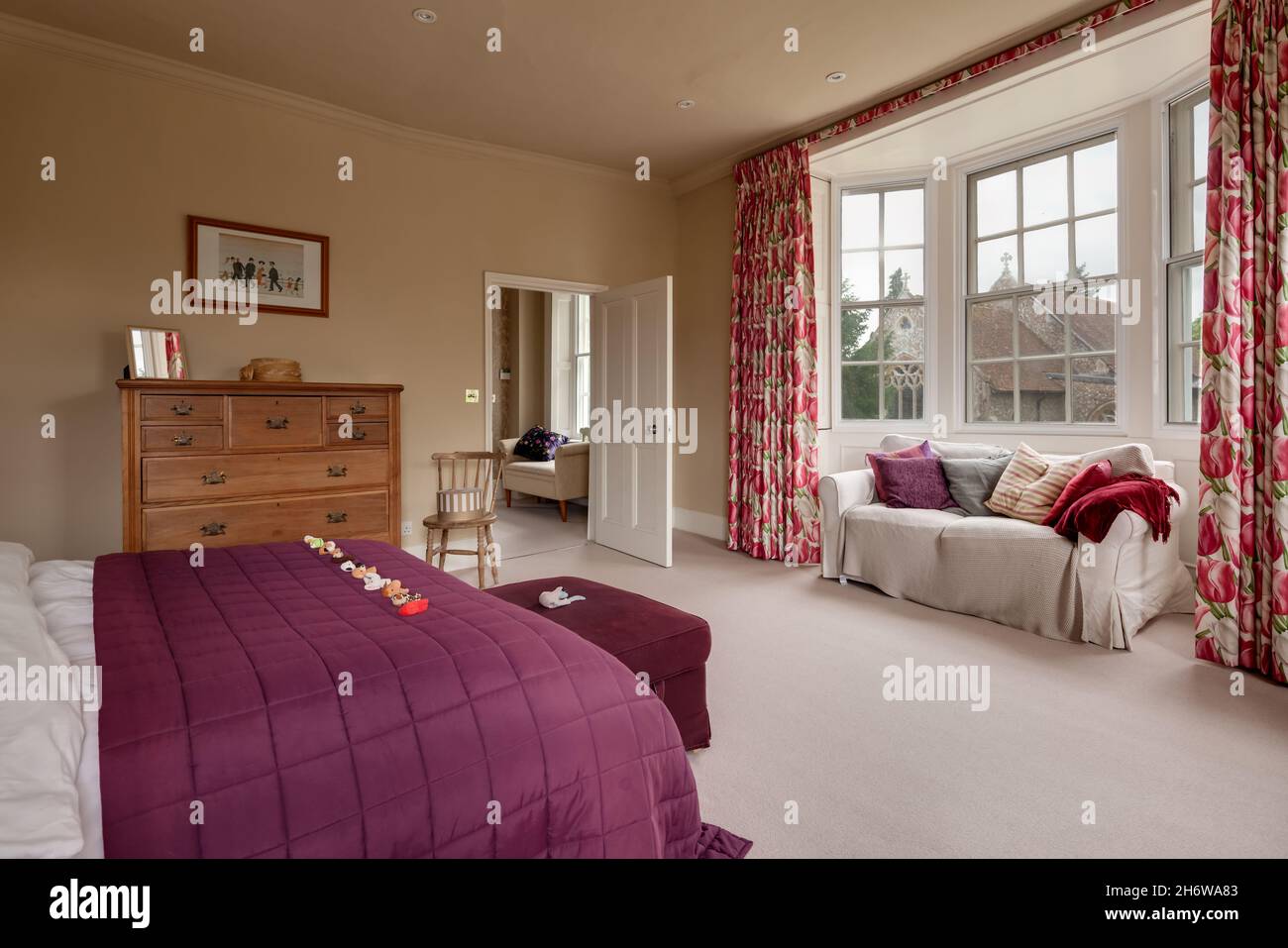 Purple quilt hi-res stock photography and images - Alamy