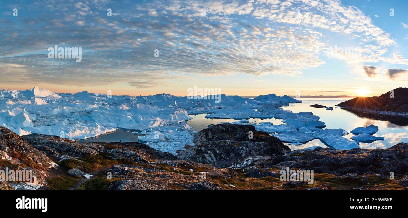 Arctic in midsummer hi-res stock photography and images - Alamy