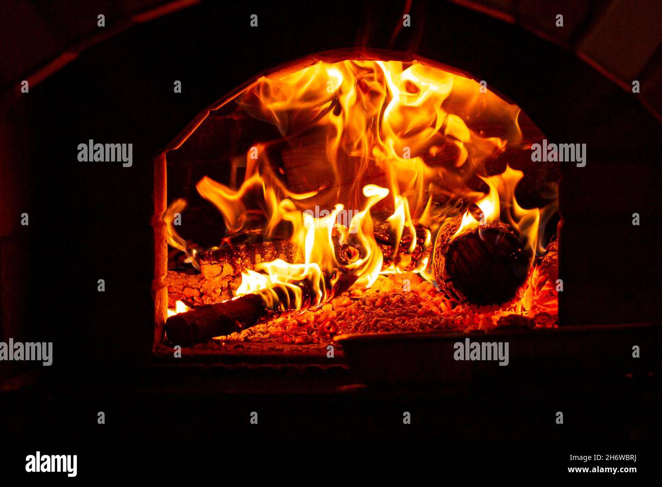 Burning log smoke hi-res stock photography and images - Alamy