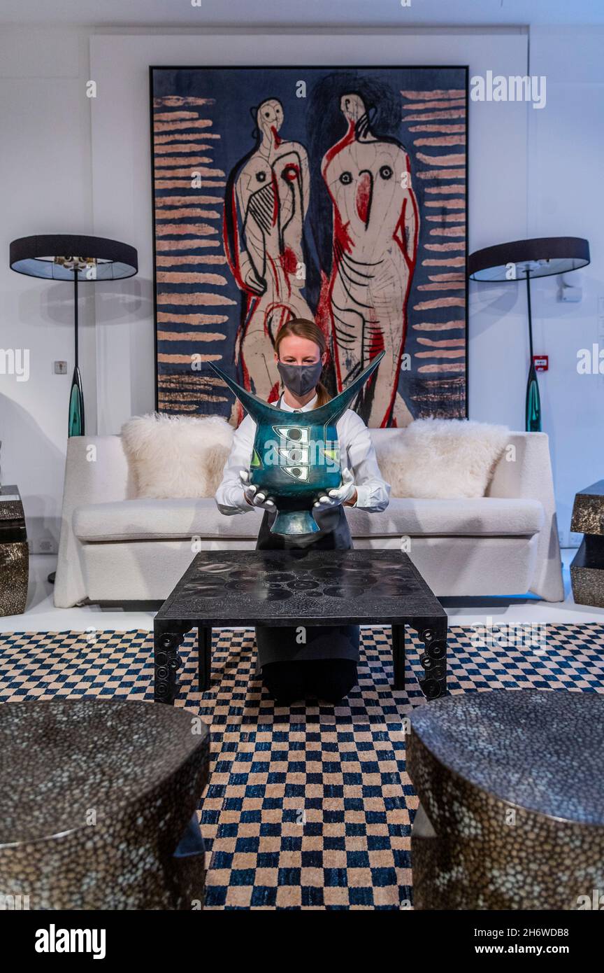 Victoria de rothschild hi-res stock photography and images - Alamy