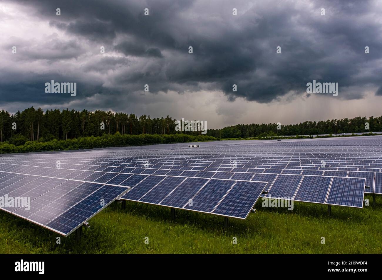 Thunderstorm cells hi-res stock photography and images - Alamy