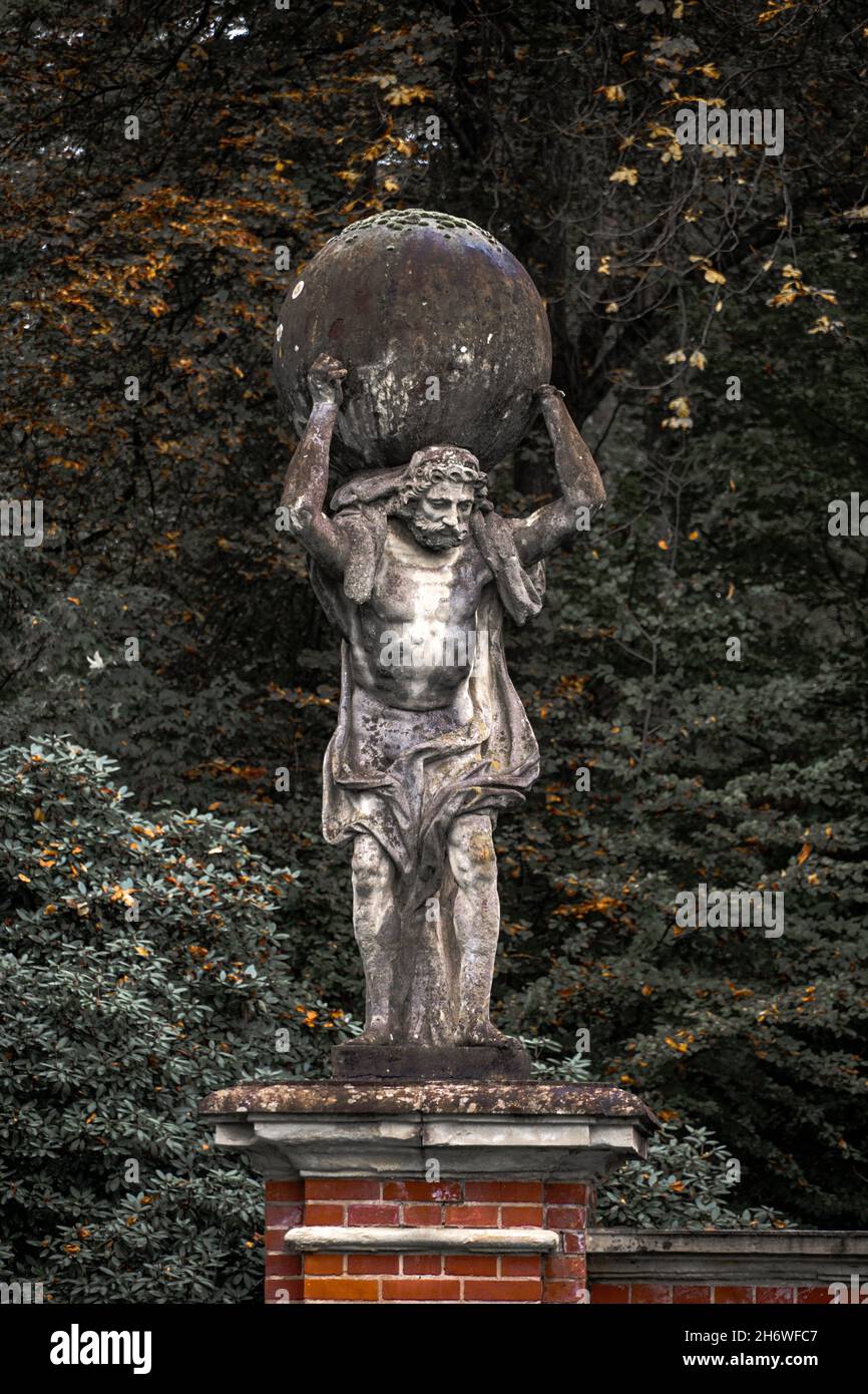 Sculpture of a man with a sphere hi-res stock photography and images ...