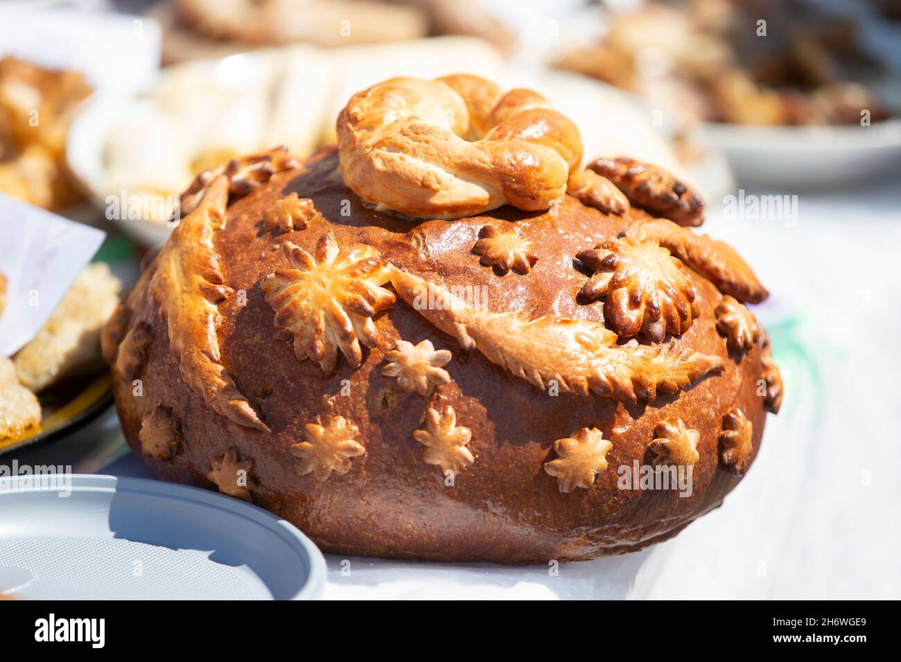 Bread and salt as a Russian tradition Stock Photo - Alamy