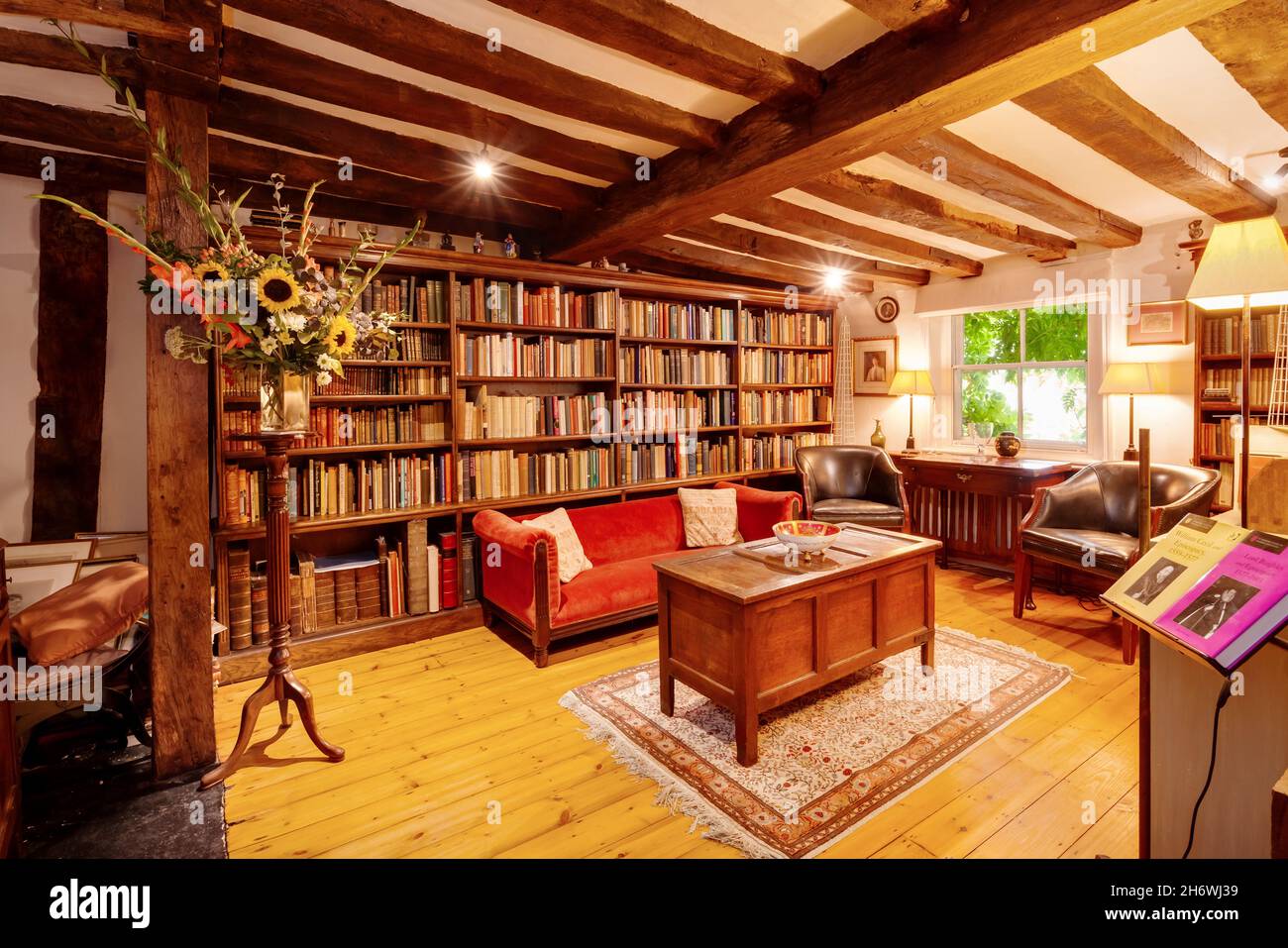 The british library interior hi-res stock photography and images - Alamy