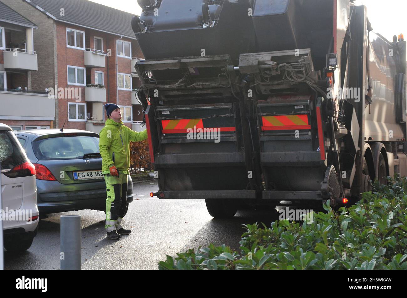 Recyclign garbage container hi-res stock photography and images - Alamy