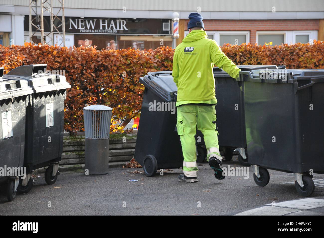 Recyclign garbage container hi-res stock photography and images - Alamy