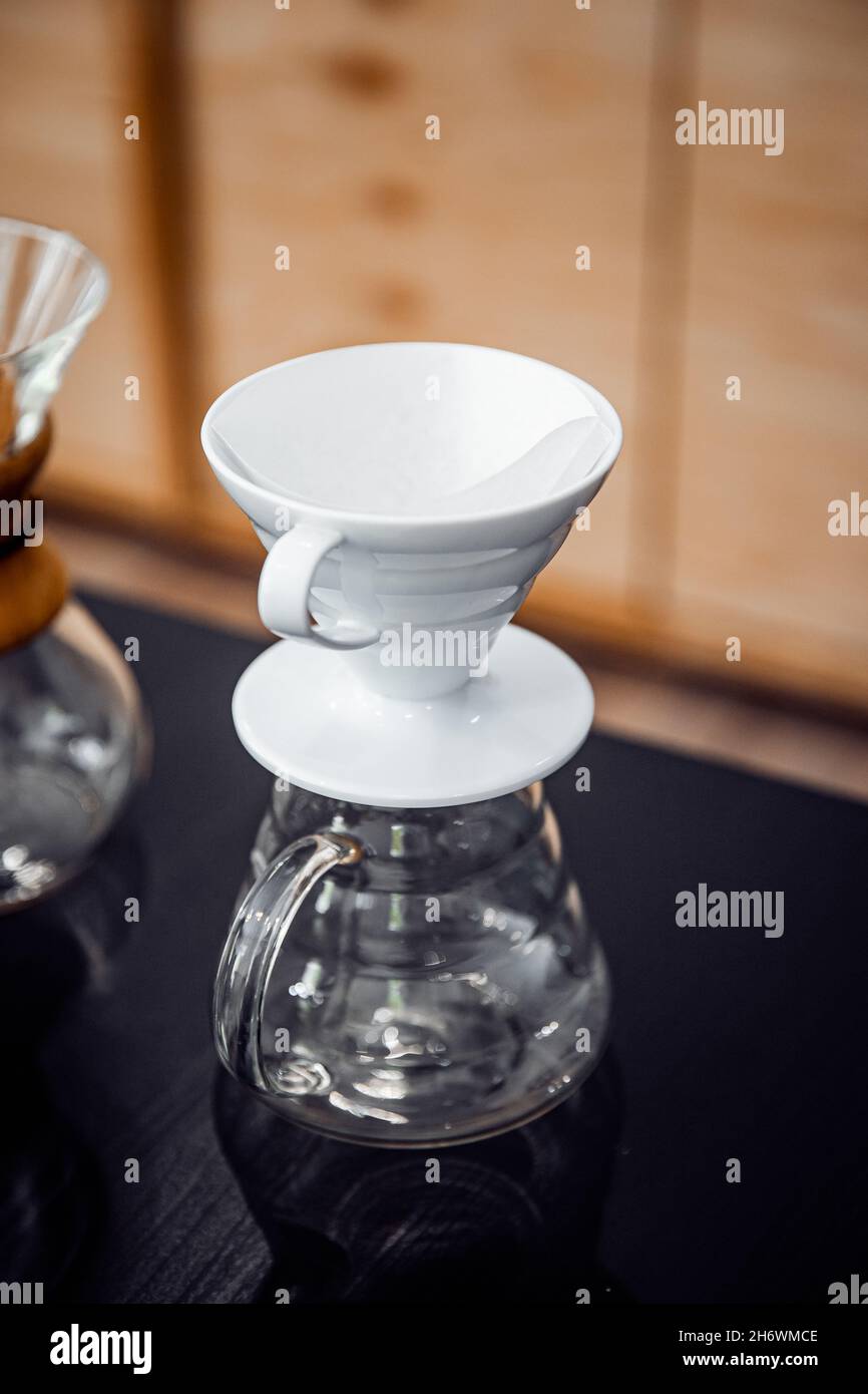 Filter paper and funnel hi-res stock photography and images - Alamy
