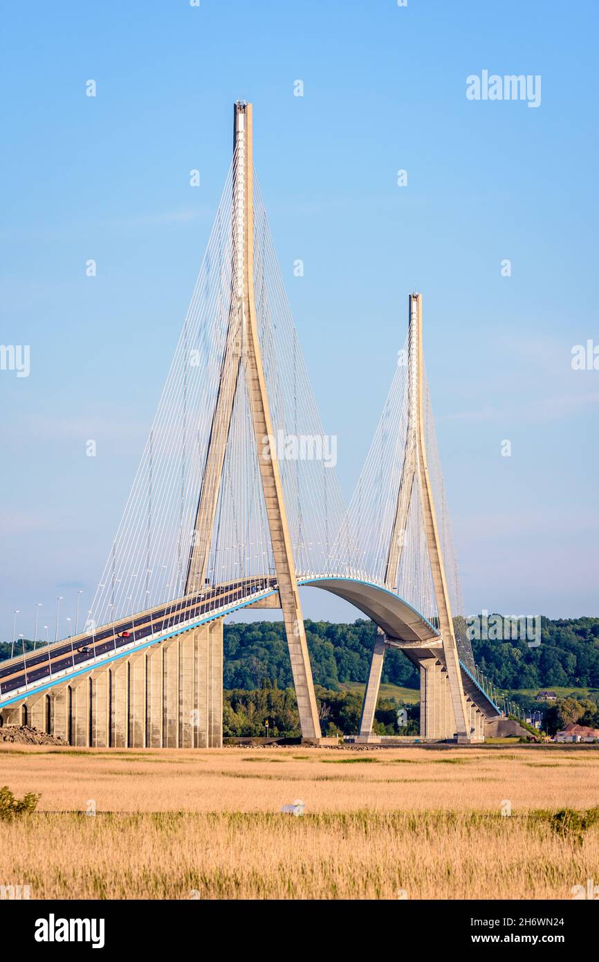 Articulated lorry cable hi-res stock photography and images - Alamy