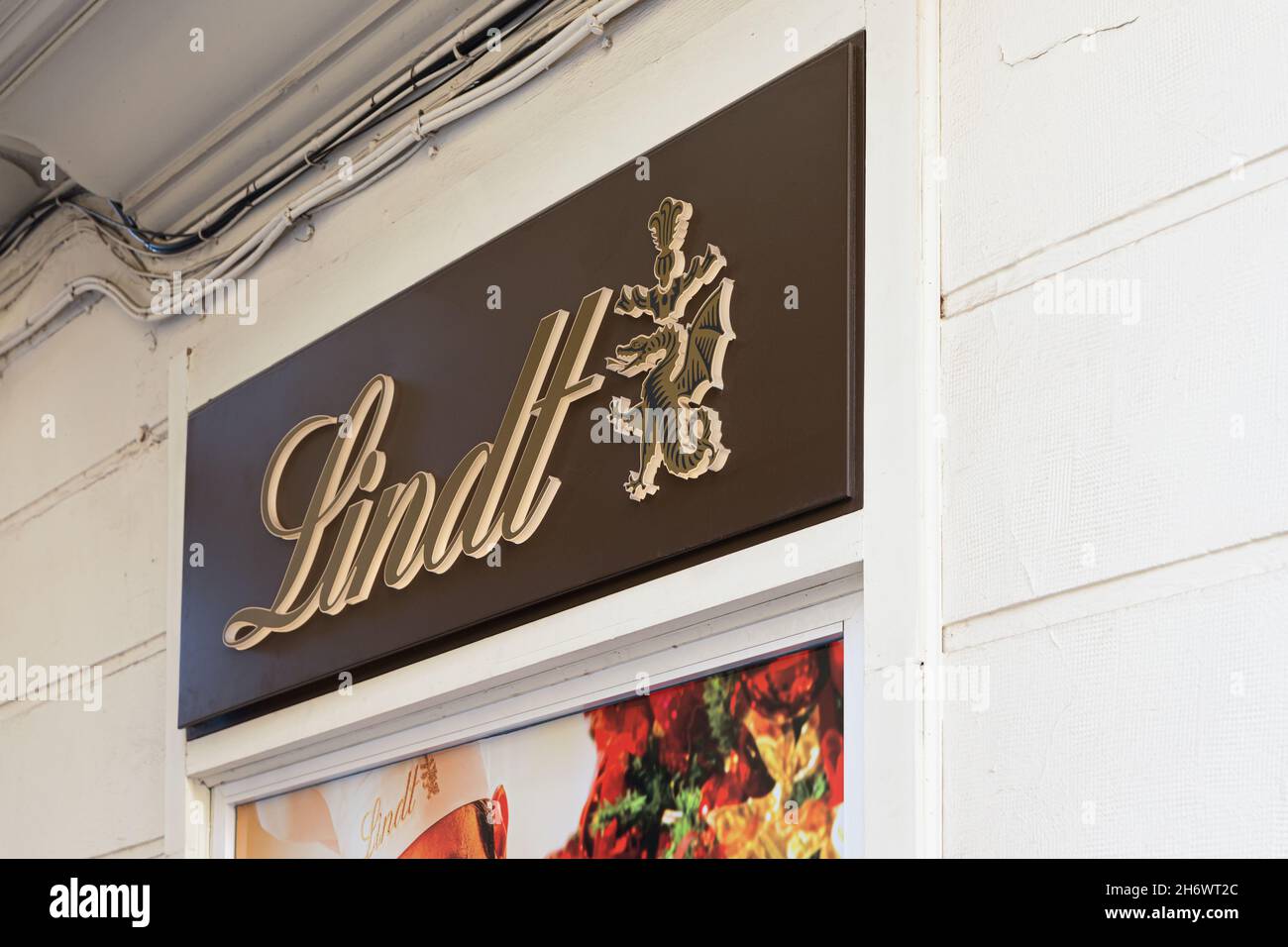 Lindt logo hi-res stock photography and images - Alamy