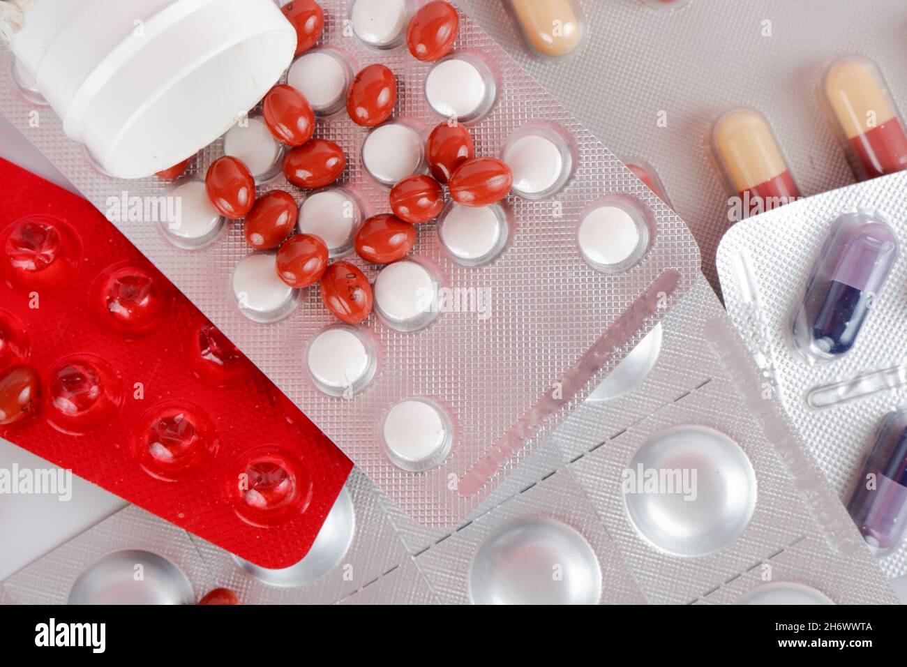 Bulk Pills High Resolution Stock Photography and Images - Alamy