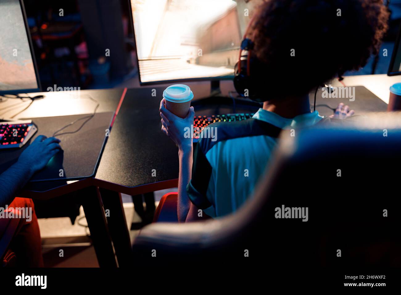 Professional gamer hi-res stock photography and images - Alamy