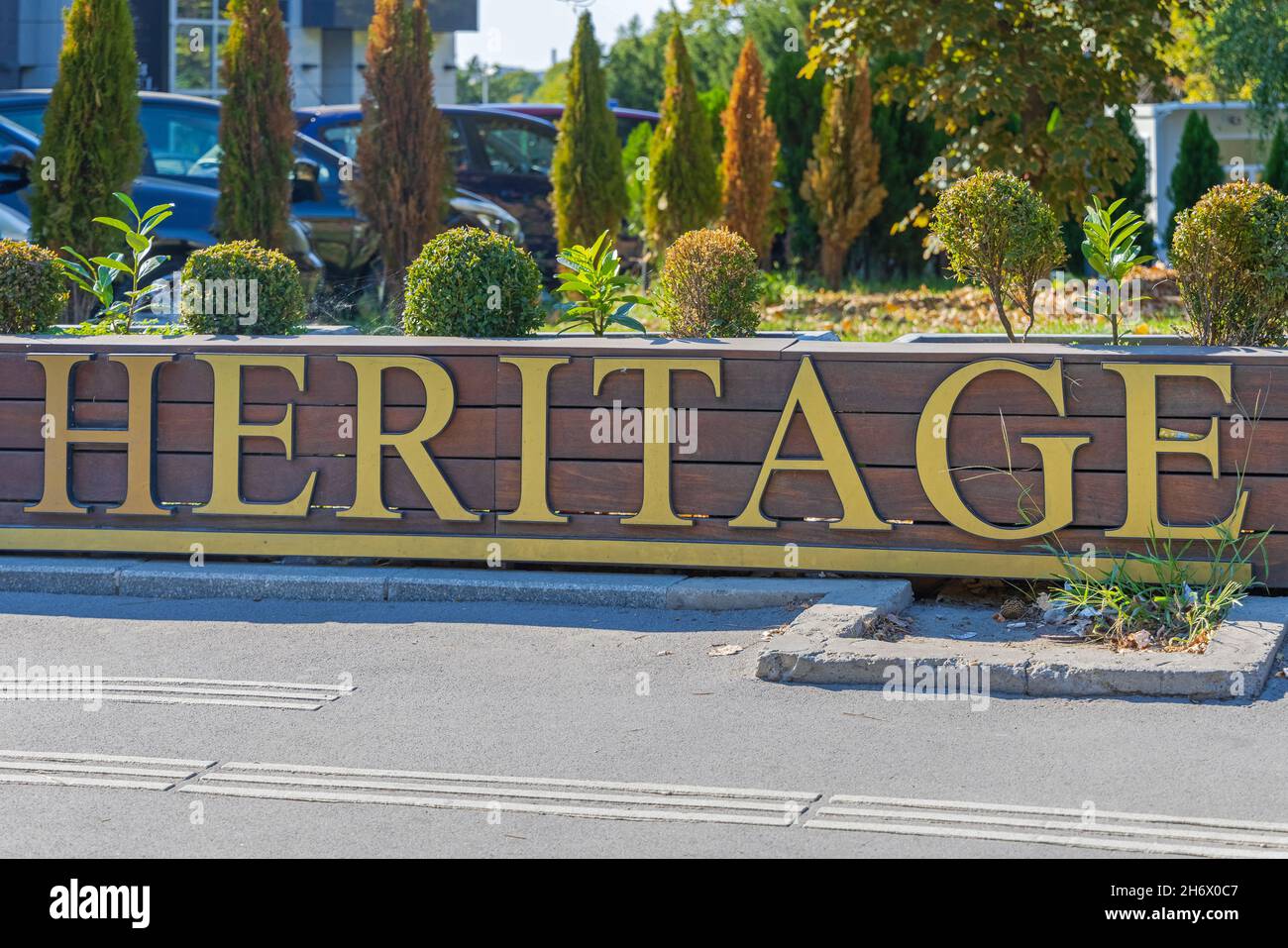 Wooden sign gold letters hi-res stock photography and images - Alamy