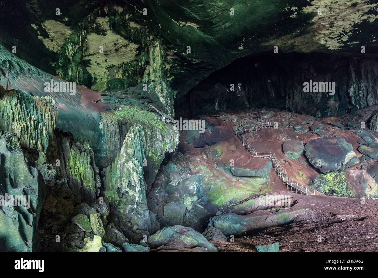 Cave algae hi-res stock photography and images - Alamy