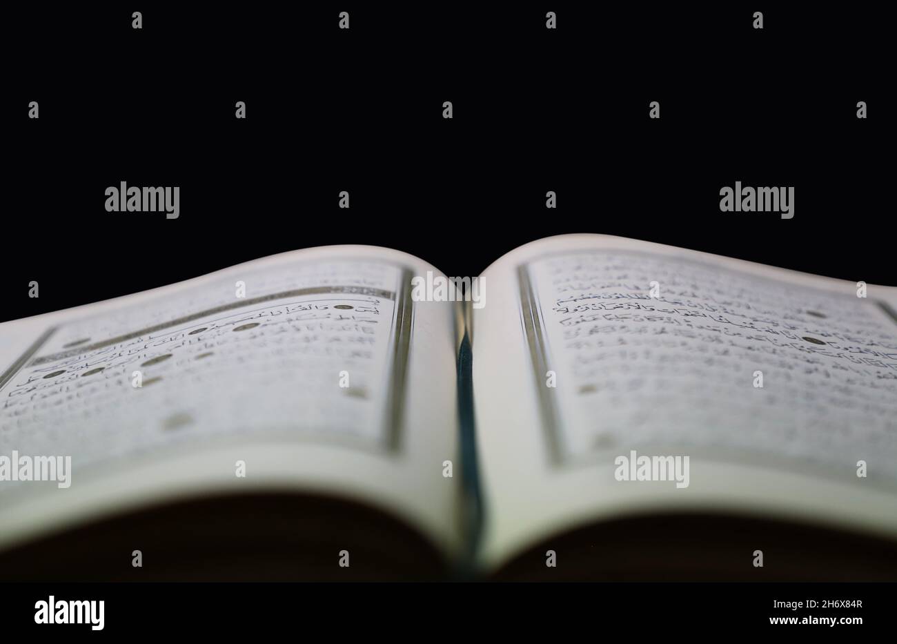 Quran pages hi-res stock photography and images - Alamy