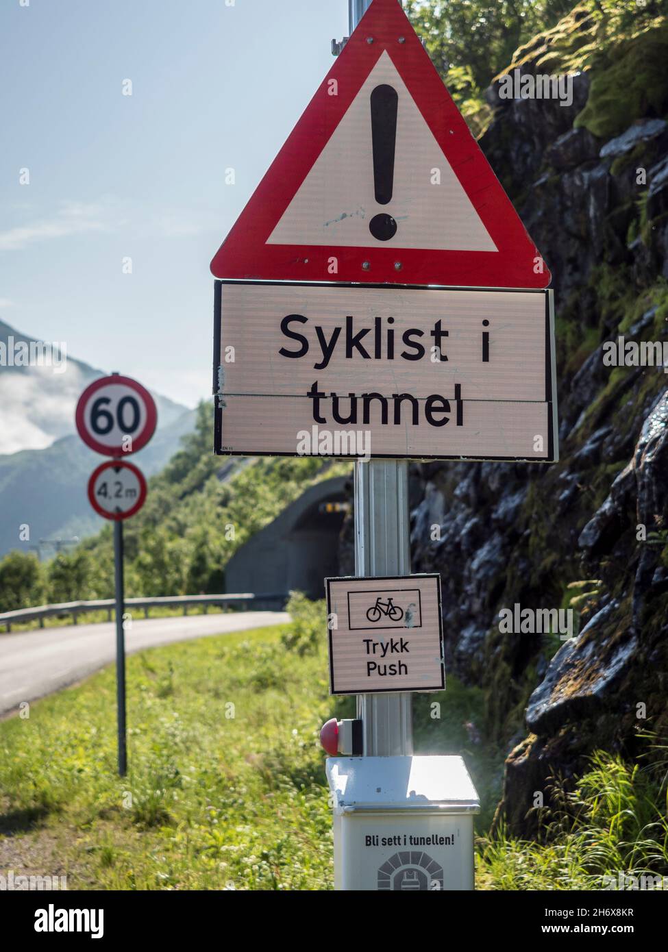 Warning system hi-res stock photography and images - Alamy