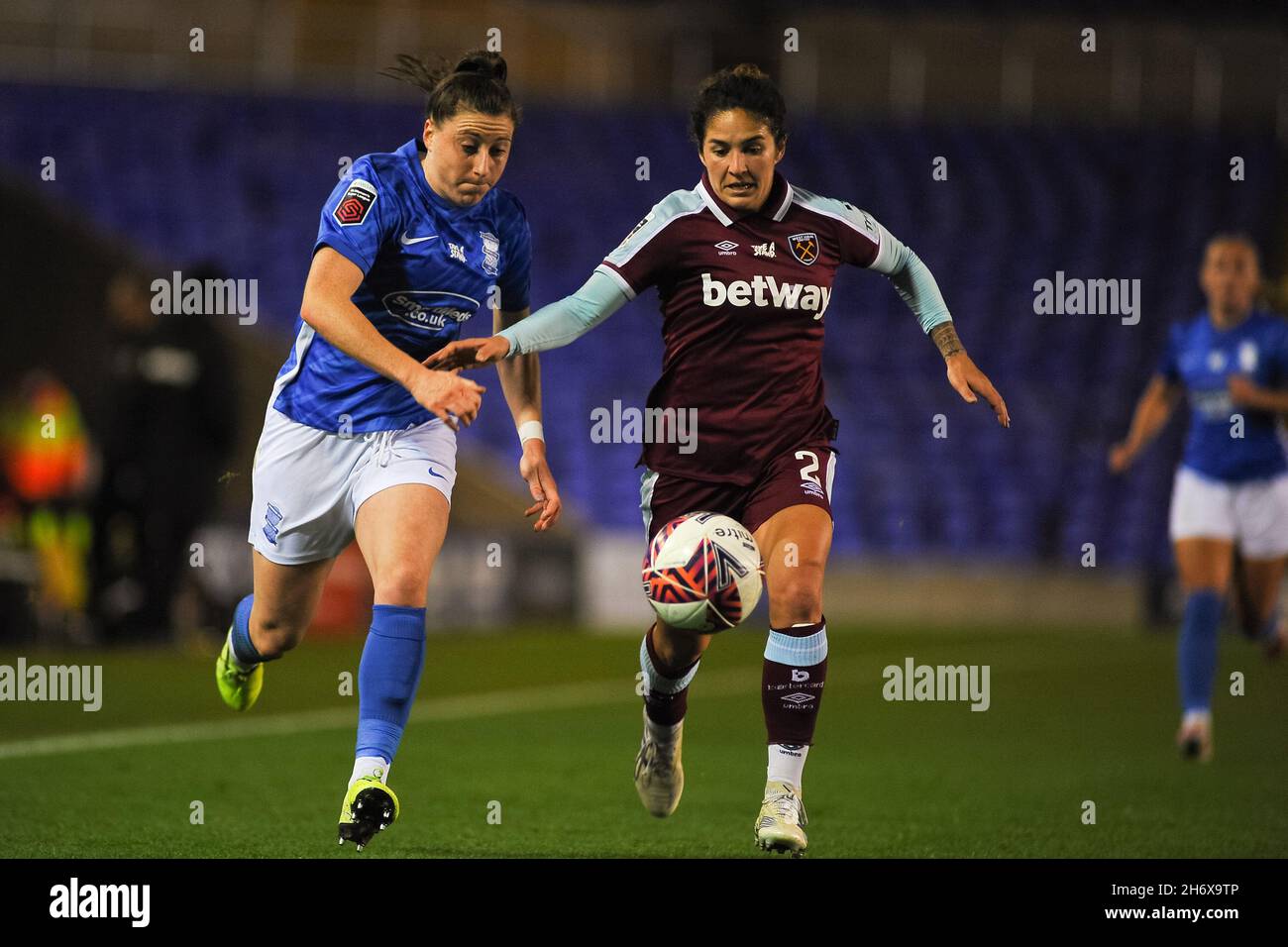 Zaneta Wyne ( 2 West Ham United) battles for the ball During the Womens ...