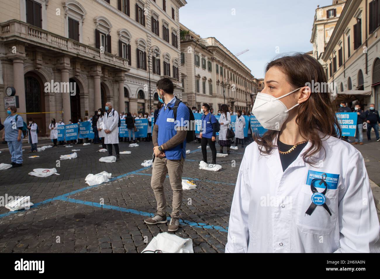 Rome, Italy. 17th Nov, 2021. Flashmob in Piazza Santi Apostoli ...